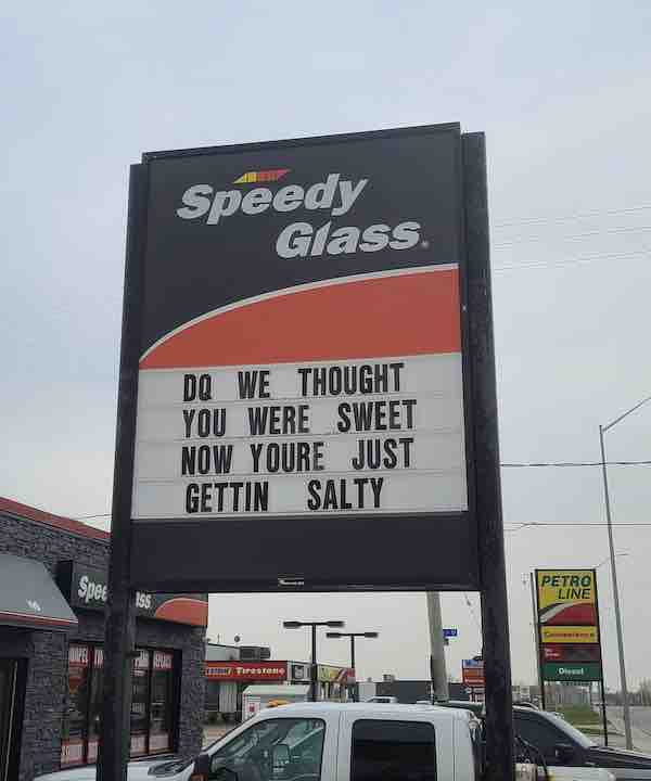 Funny Sign Wars In Small Town Bring Smiles To People's Faces Around The ...
